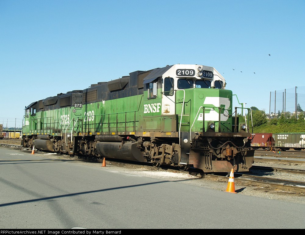 BNSF 2109 and 2725